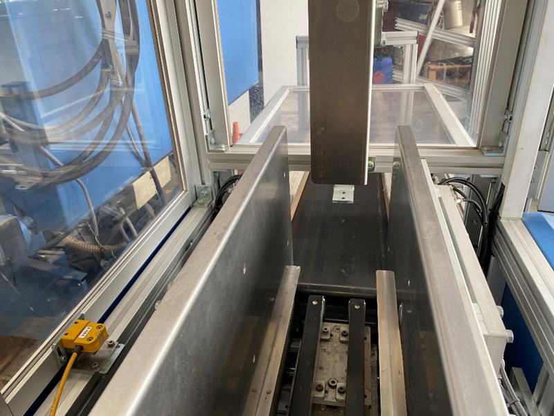 Used BVM stacking station year 2010 | PressCity