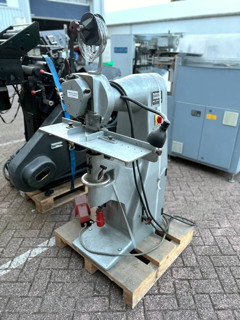 Used Hohner Favorit wire stitcher | PressCity