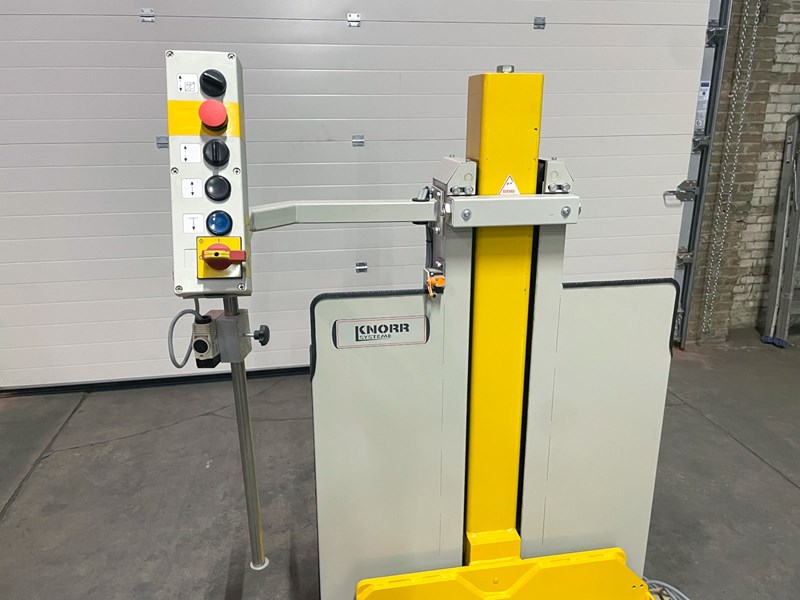 Used Knorr paper stack lift - B2 format year 2008 | PressCity