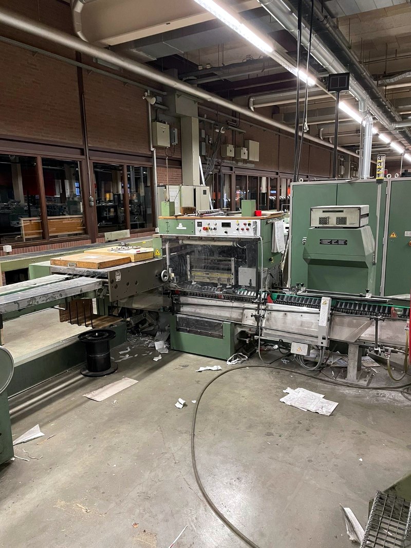 Used Müller Martini 300 saddle stitcher year 2002 | PressCity