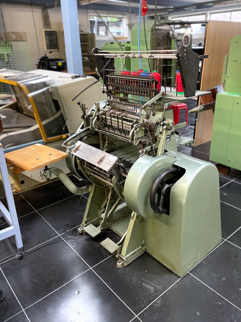 Used Müller Martini FD/3253 sewing machine | PressCity