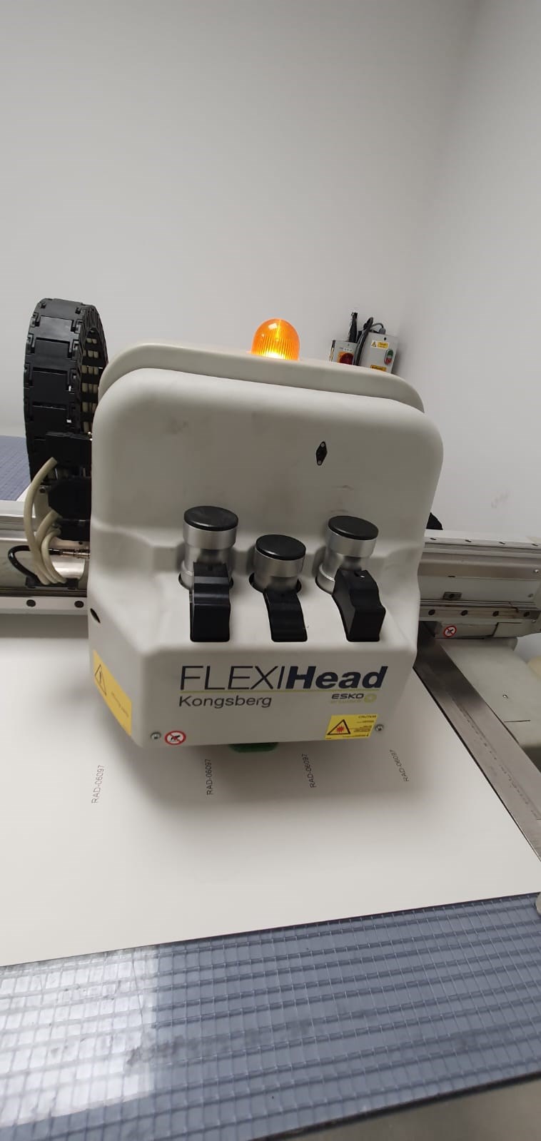 Esko Kongsberg XL 20 Cutter & Router Sample Maker | Care Graphic ...