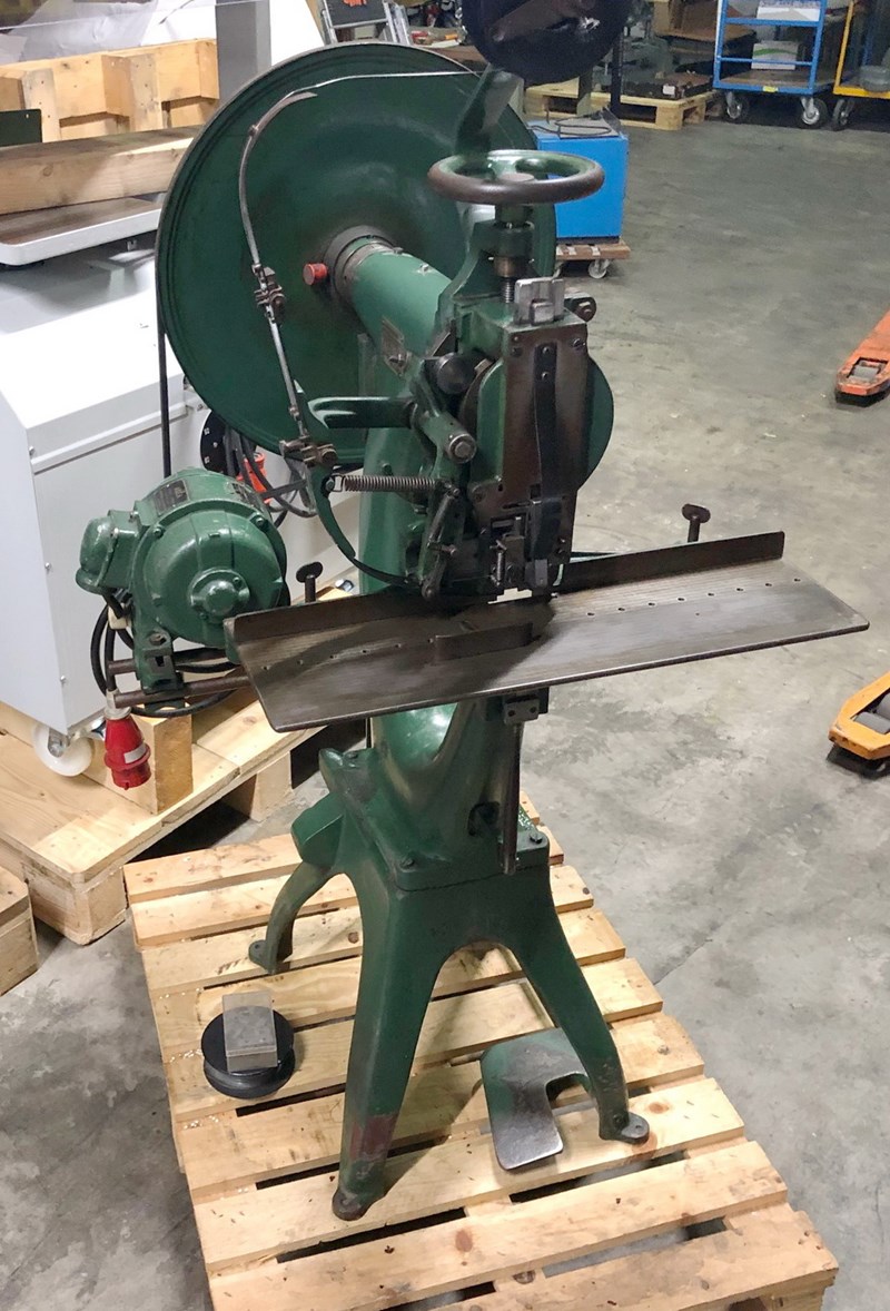 Used Brehmer 103 wirestitcher year 1960 | PressCity