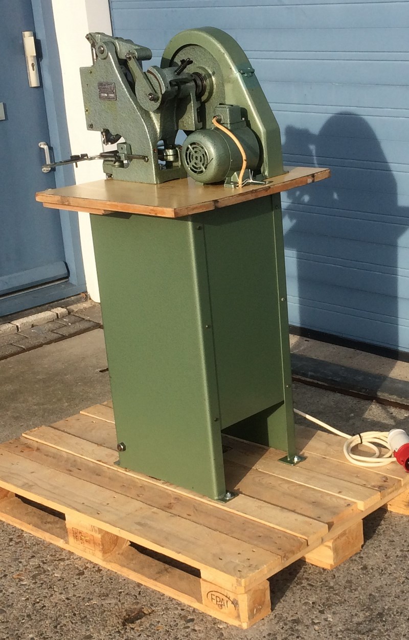 Used Hang 103 LOK eyeletting machine year 1975 | PressCity