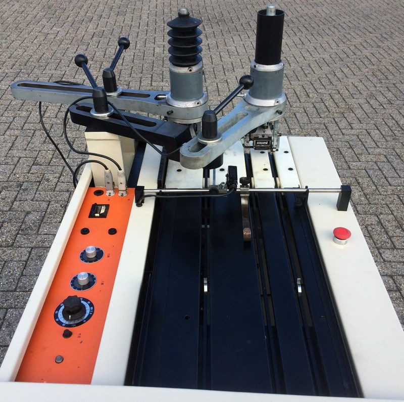 Used Herzig Radus B numbering machine for sets year 1977 | PressCity