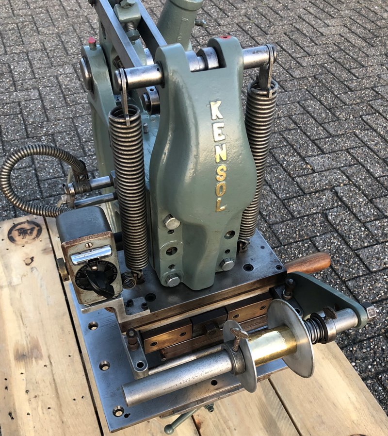 Used Kensol K36 hot stamping press year 1970 | PressCity