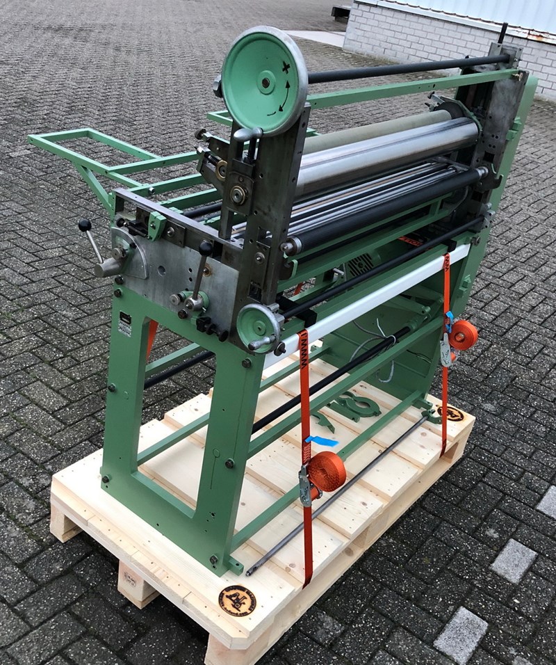 Used Prakma 105 gluing+pressing machine year 1970 | PressCity