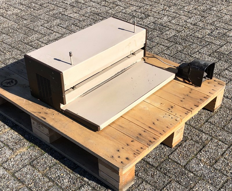 Used Renz CLE 70 Wire-O closing machine year 1989 | PressCity