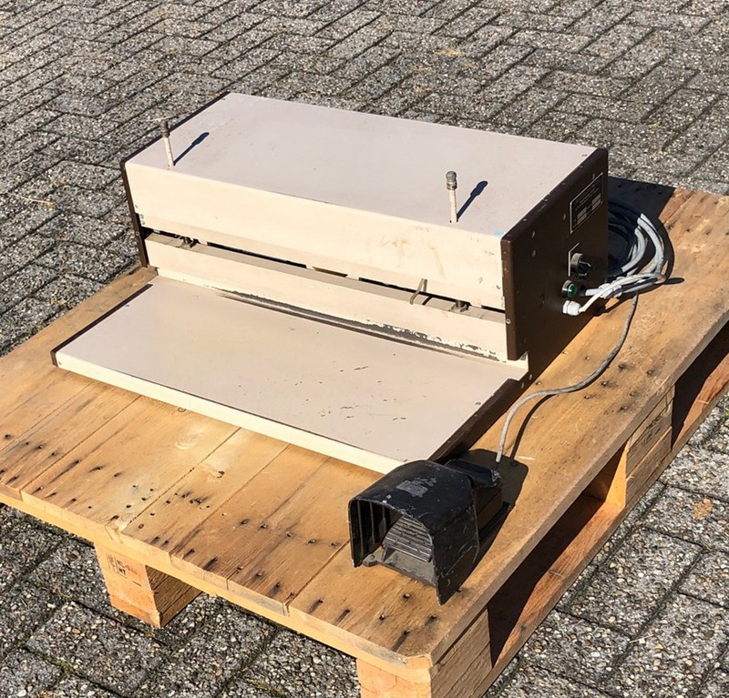 Used Renz CLE 70 Wire-O closing machine year 1989 | PressCity