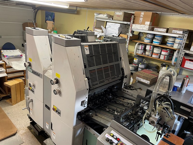 2 color Used Hamada 252 offset printing press year 2004 | PressCity