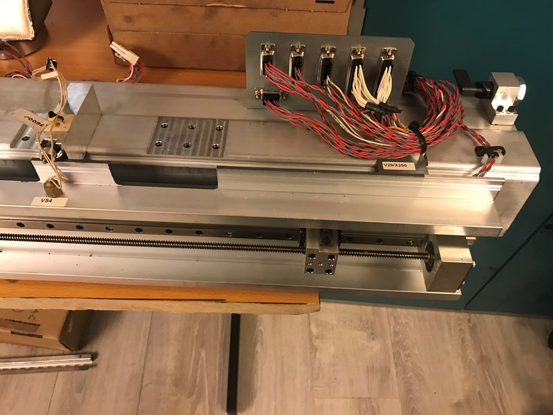 Used Punch unit (Bar) from Heidelberg Suprasetter 105 part nr: PL.070. ...