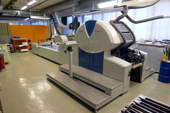 5 color Used KBA Genius 52-5 UV for waterless offset & UV-Ink year 2011 ...