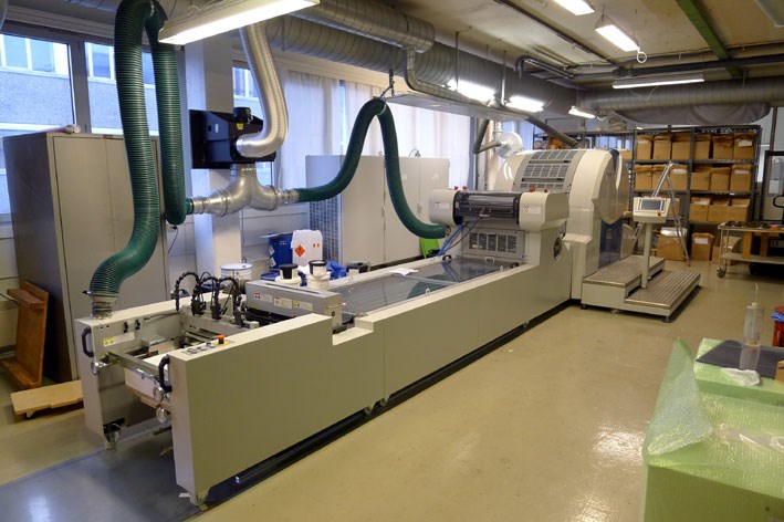 5 color Used KBA Genius 52-5 UV for waterless offset & UV-Ink year 2011 ...