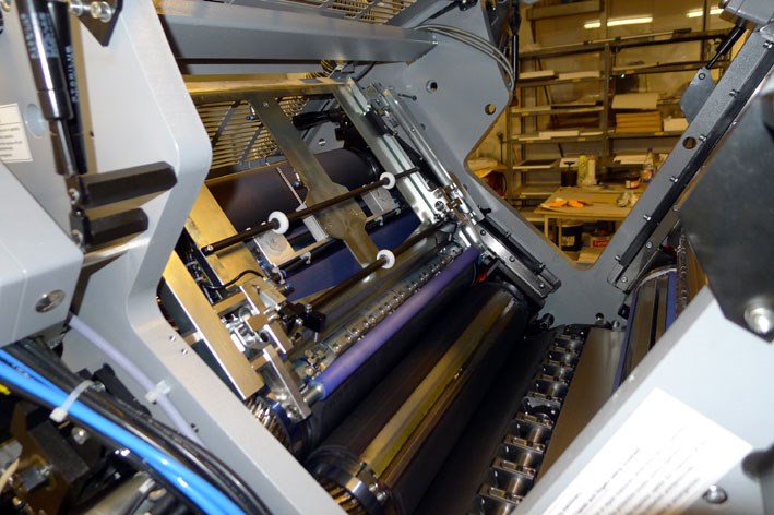 5 color Used KBA Genius 52-5 UV for waterless offset & UV-Ink year 2011 ...