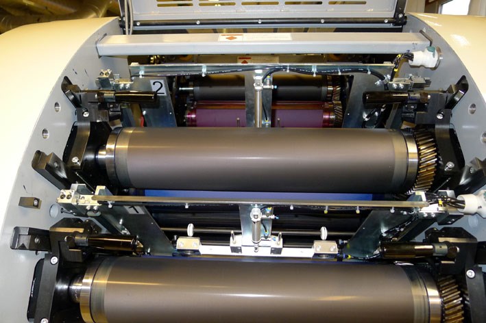 5 color Used KBA Genius 52-5 UV for waterless offset & UV-Ink year 2011 ...