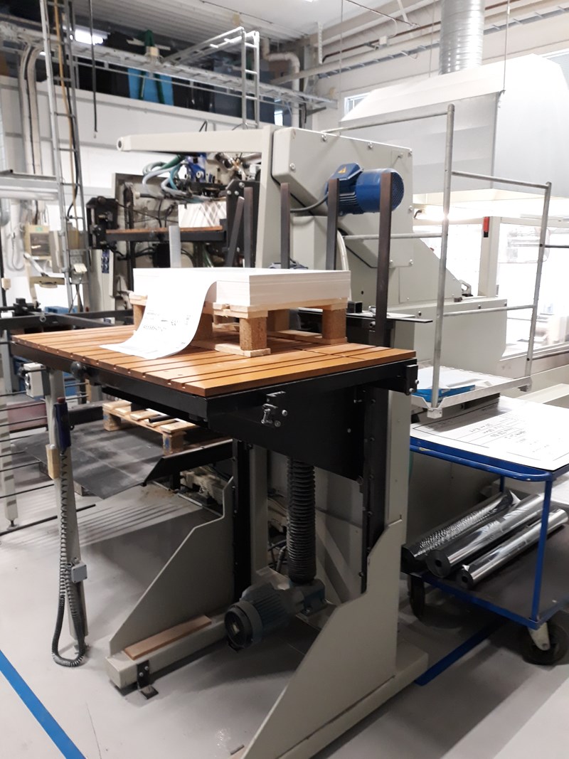 Used Victoria 104 Starfoil Proline Hotfoil year 2001 | PressCity