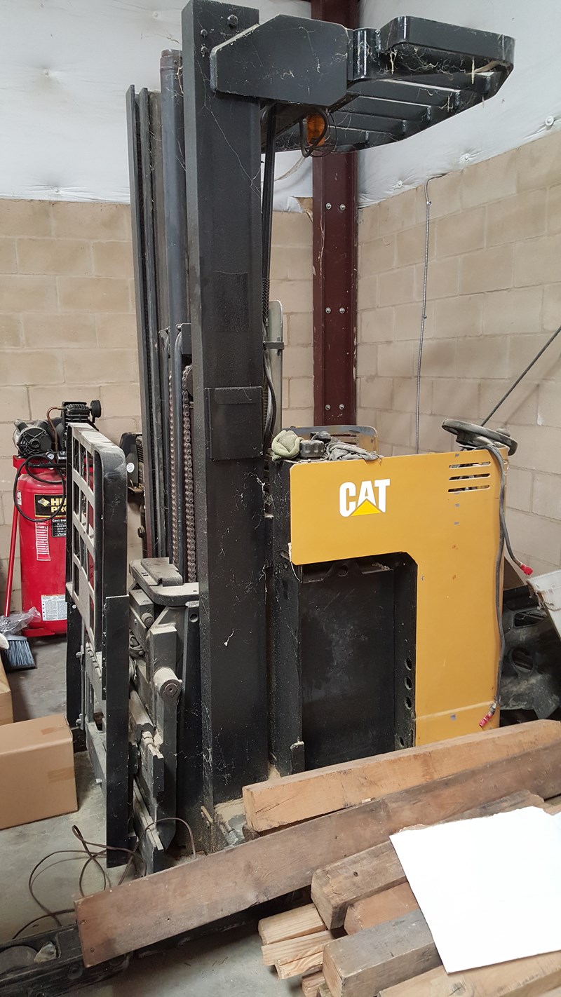 Used Caterpillar Fork Lift Mod. NRR30 | PressCity