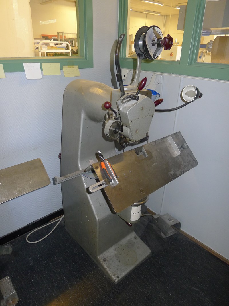 Used Hohner Favorit Wire Stitching Machine | PressCity