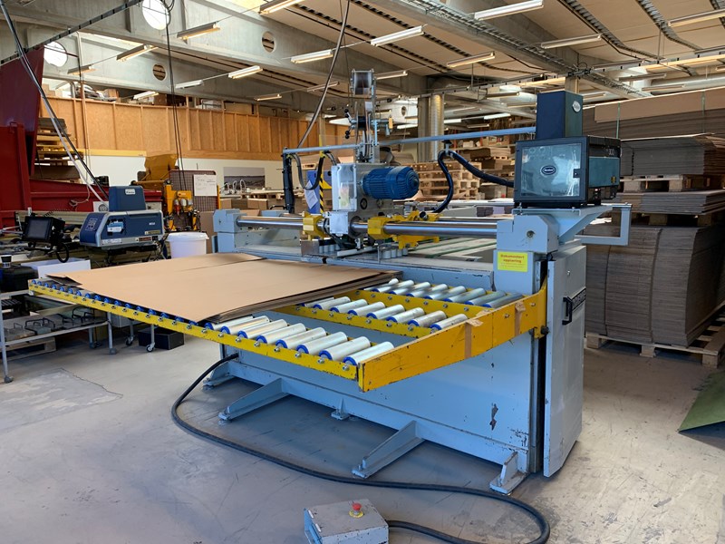 Used Sodeme OSCIL 4000 Stitcher/Gluer machine for Cardboard boxes year ...