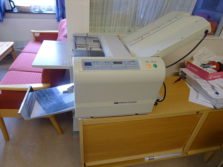 Used Uchida F-43N Paper Folder Machine | PressCity