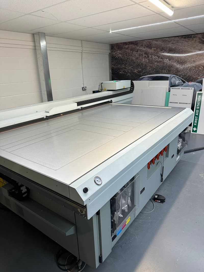 Used REDUCED PRICE CANON ARIZONA 460 FLATBED UV PRINTER year 2013 with ...