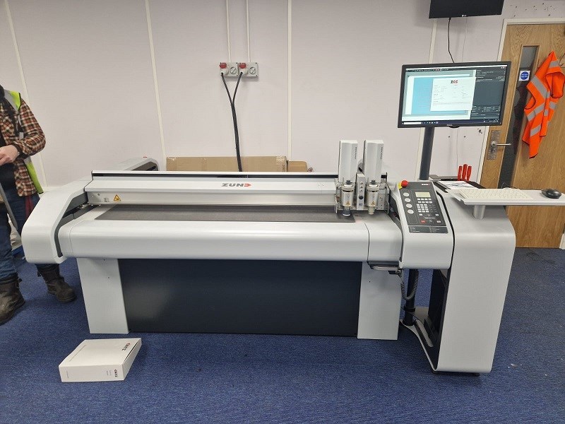 Used ZUND S7 M800 FLATBED CUTTING TABLE year 2019 | PressCity