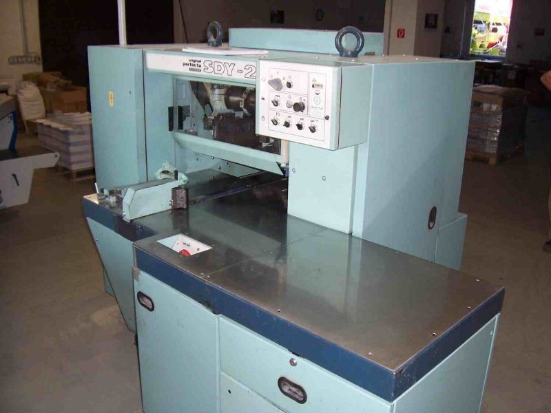 Used 3-knife-trimmer Perfecta SDY-2 year 1990 | PressCity