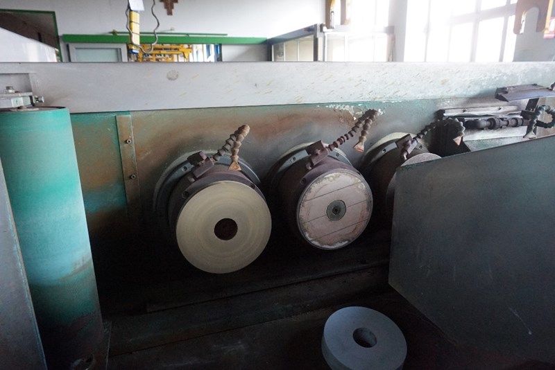 Used K. Walter 17A,7,30,000 Roll Polishing Machine year 2007 | PressCity