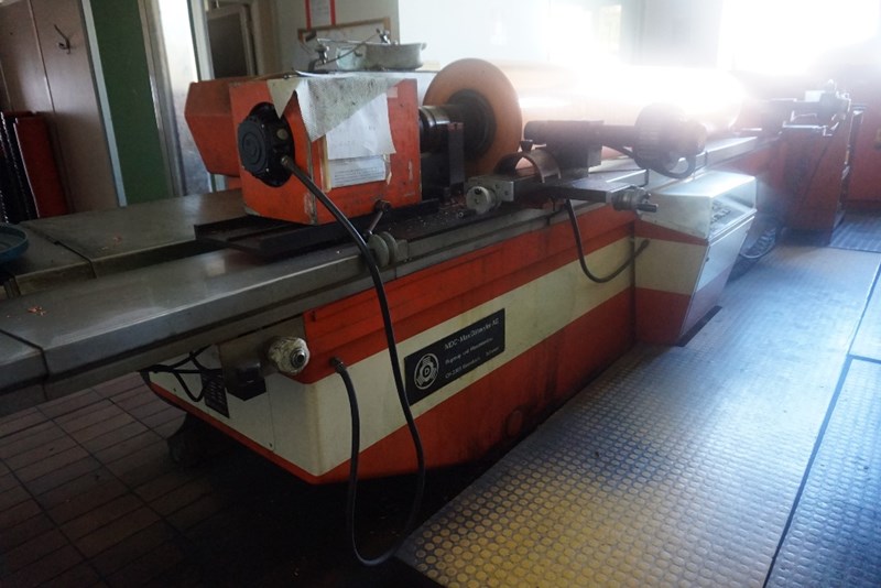 Used MDC-Max Dätwyler AG Polishmaster BL2600 Cylinder Milling Machine ...