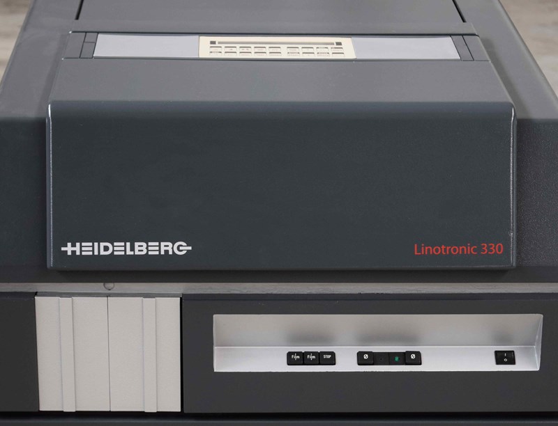 Used Linotype-Hell Linotronic 330 + Laser getauscht + RIP (HQ, RIP50 ...