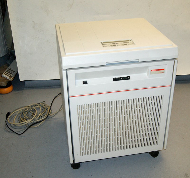 Used Linotype-Hell Linotronic LTC 260 | PressCity