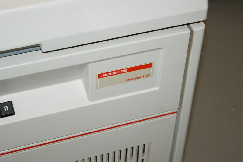Used Linotype-Hell Linotronic LTC 260 | PressCity
