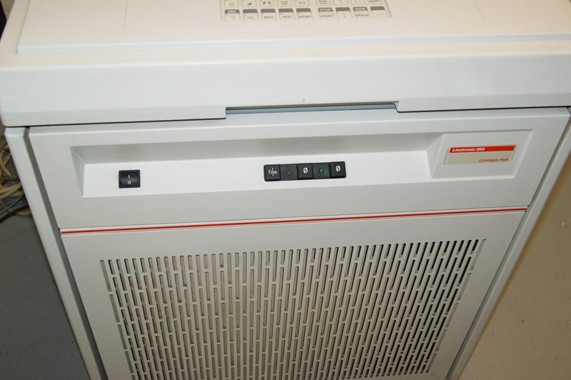 Used Linotype-Hell Linotronic LTC 260 | PressCity