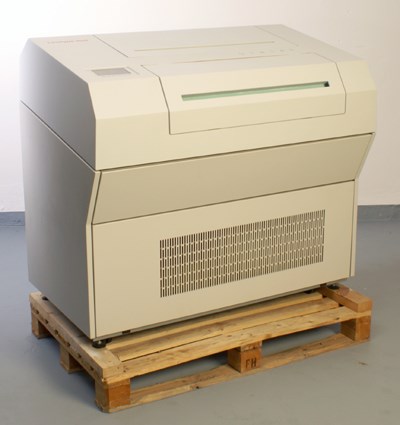 Used Linotype-Hell Quasar | PressCity