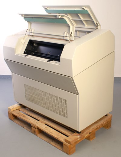 Used Linotype-Hell Quasar | PressCity