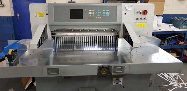 Used Prism 92 cm Programmatic Guillotine year 2008 | PressCity