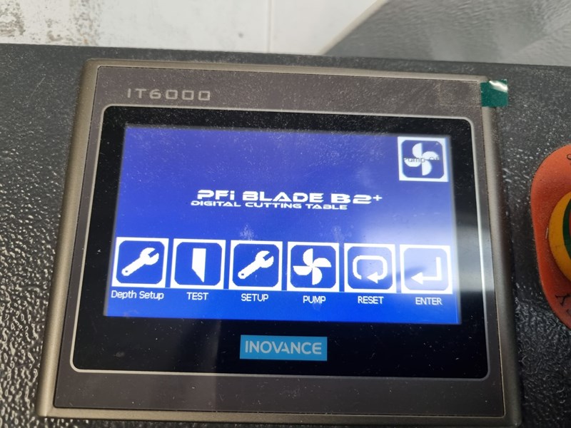 Machines | Duplo PFI-BLADE-B2-Digital-cutting-table | Jerry Curtin