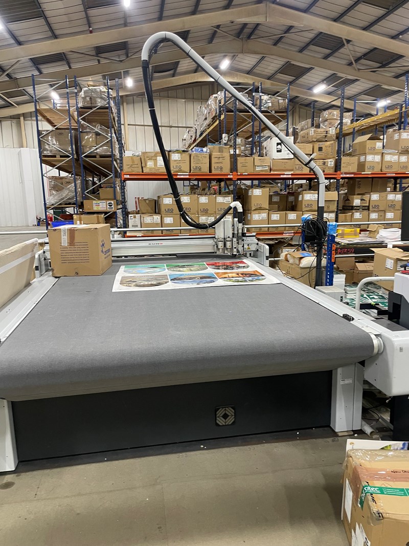 Used Zund G3 L2500 flatbed digital cutting table. | PressCity