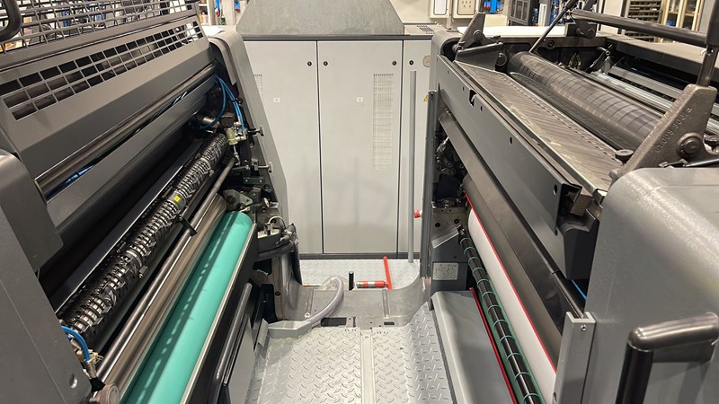 2 color Used Heidelberg SM102 2 P year 2000 | PressCity