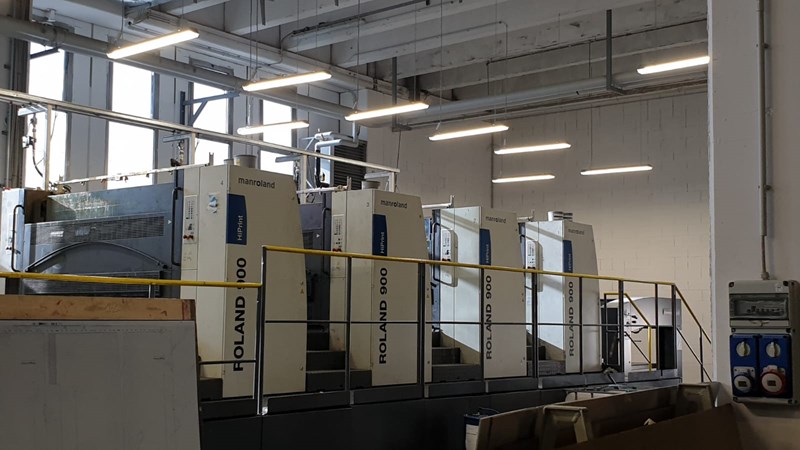 8 color Used Manroland 900 XXL 8 P HIPRINT year 2009 | PressCity